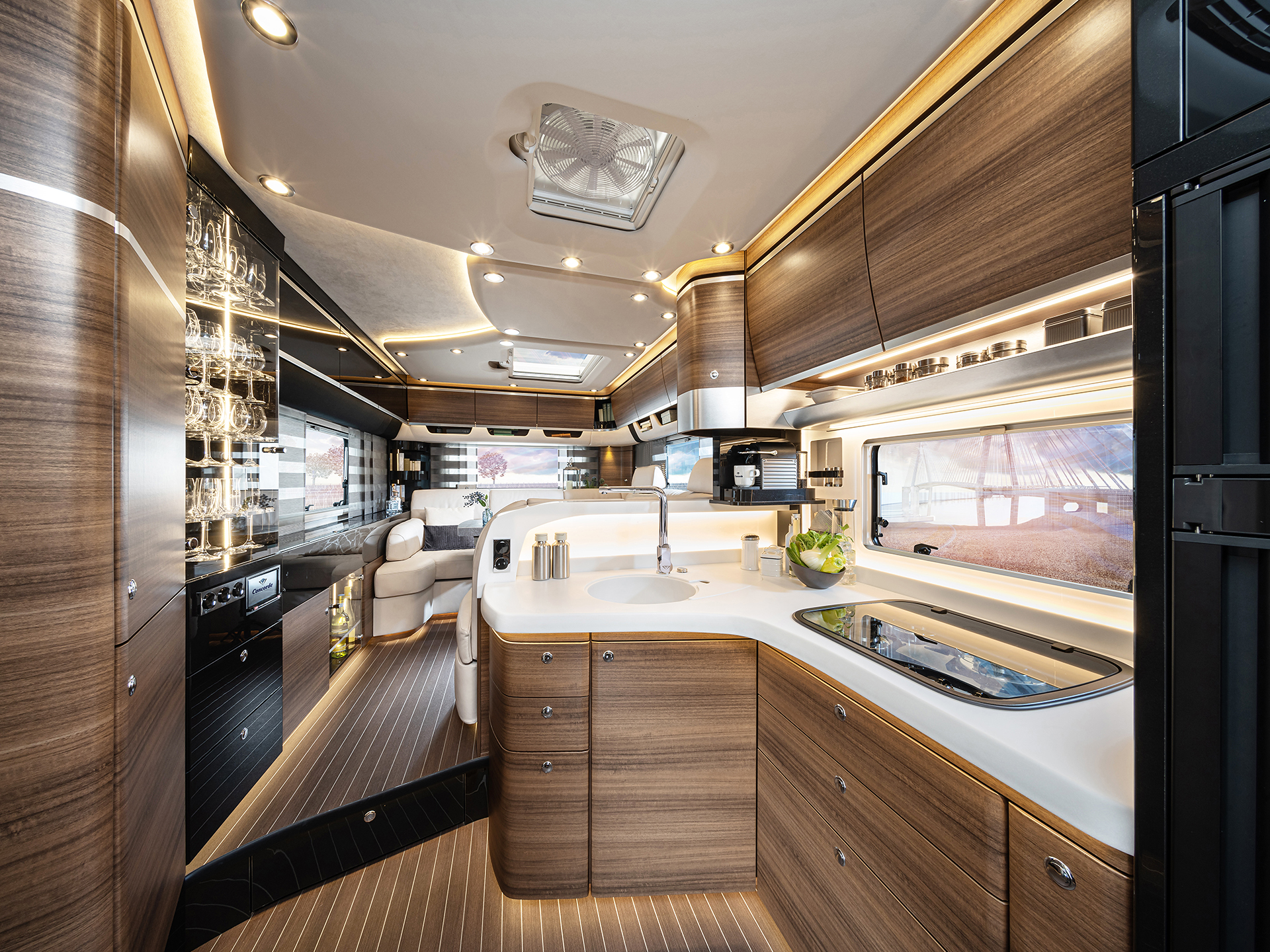 Concorde Cruiser: Alcove motorhome at Niesmann Caravaning