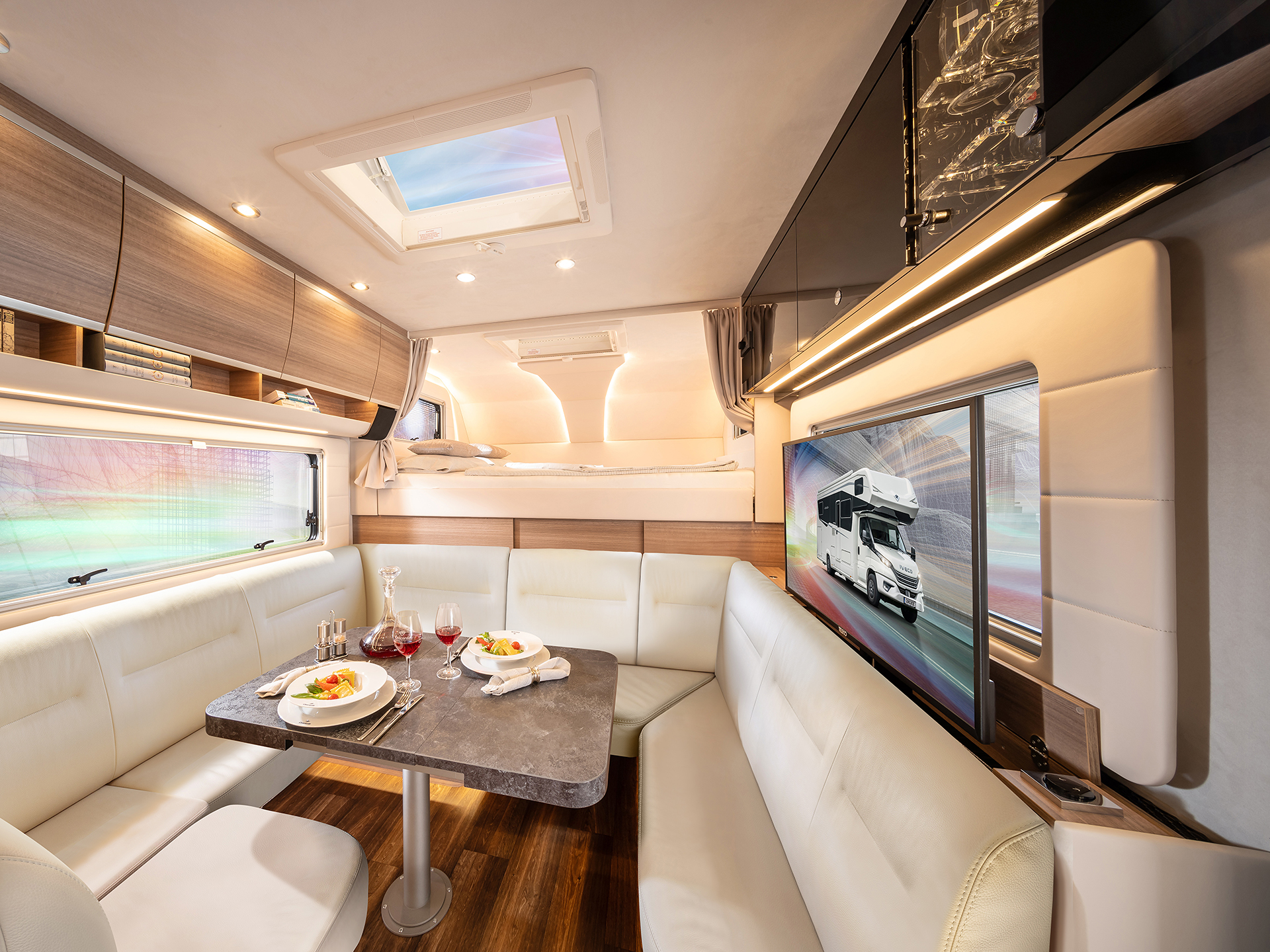 Concorde Cruiser: Alcove motorhome at Niesmann Caravaning
